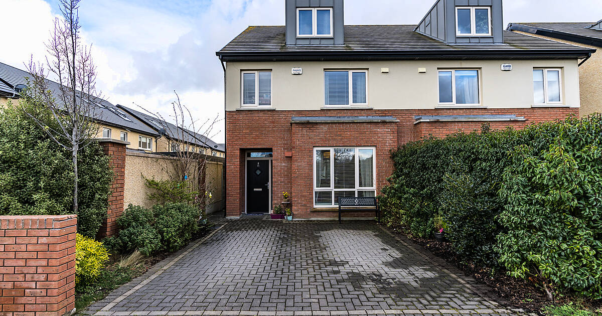 15 Dodderbrook Park, Ballycullen, D24 PX8N - House